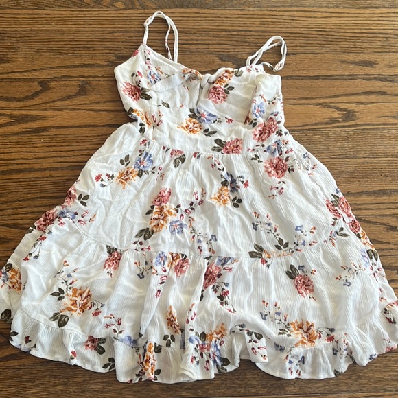 Dresses | White Floral Sundress | Poshmark